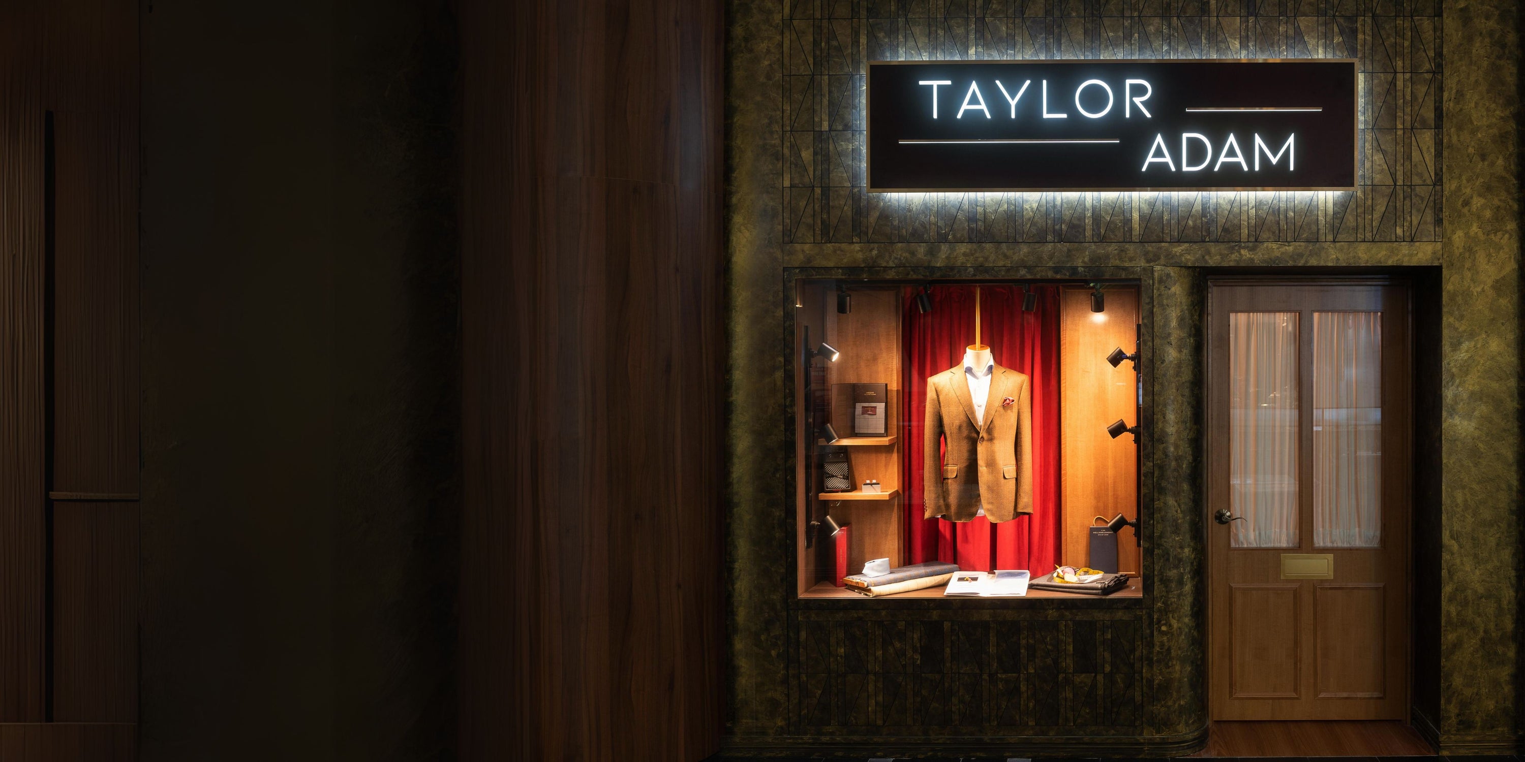 Taylor Adam: Speakeasy Bar in Raffles Place, Singapore
