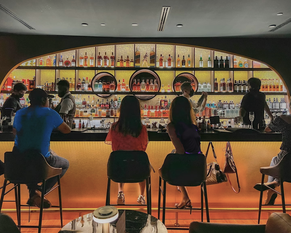 Taylor Adam: Speakeasy Bar in Raffles Place, Singapore